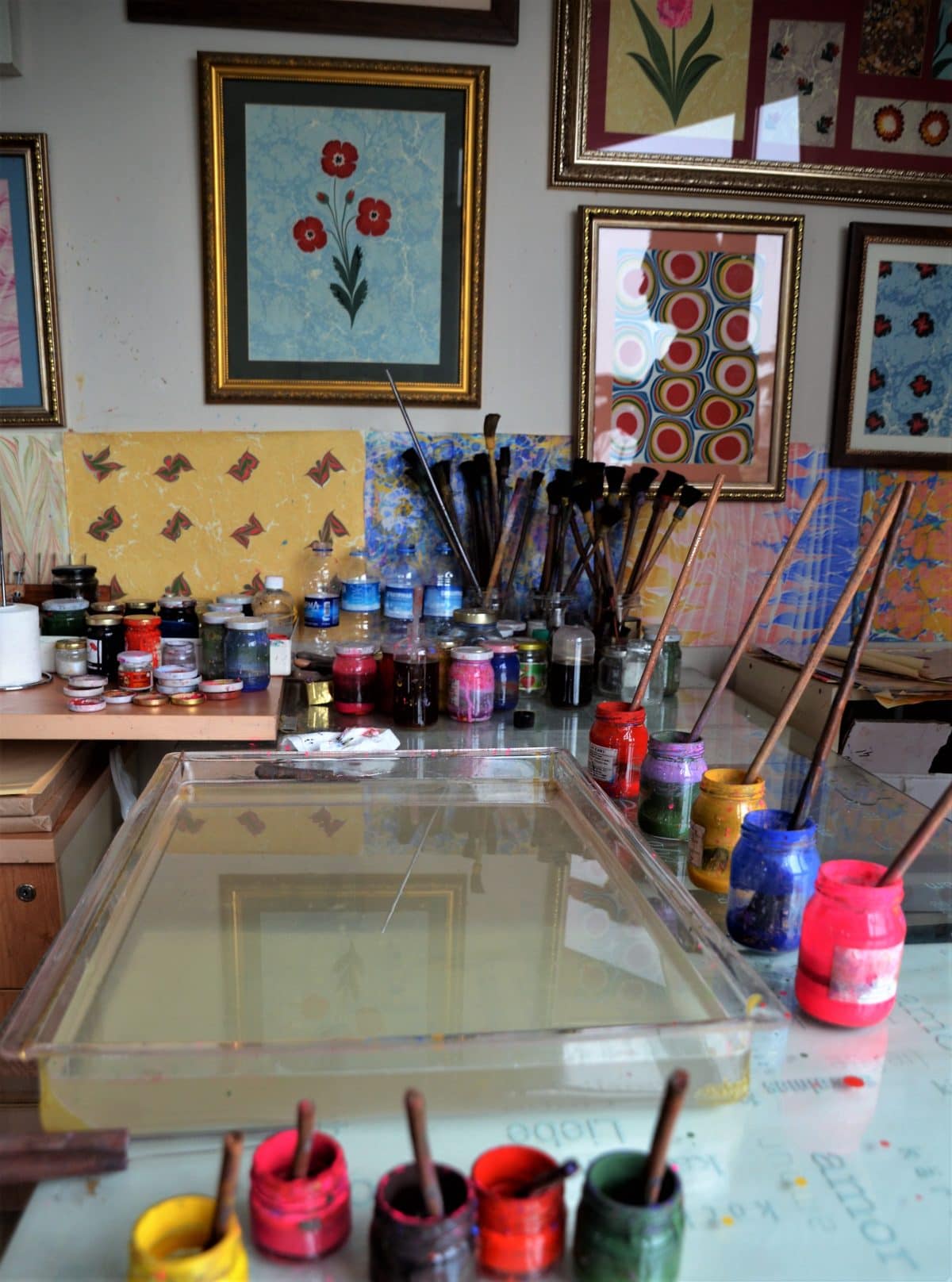 Traditional Turkish Paper Marbling - Learning Beautiful Ebru Art in ...