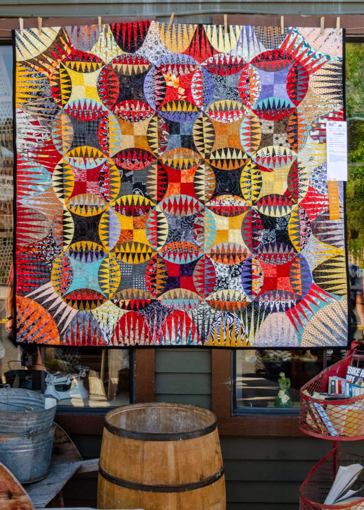 Tips for Seeing the Sisters Quilt Show - Quiltripping