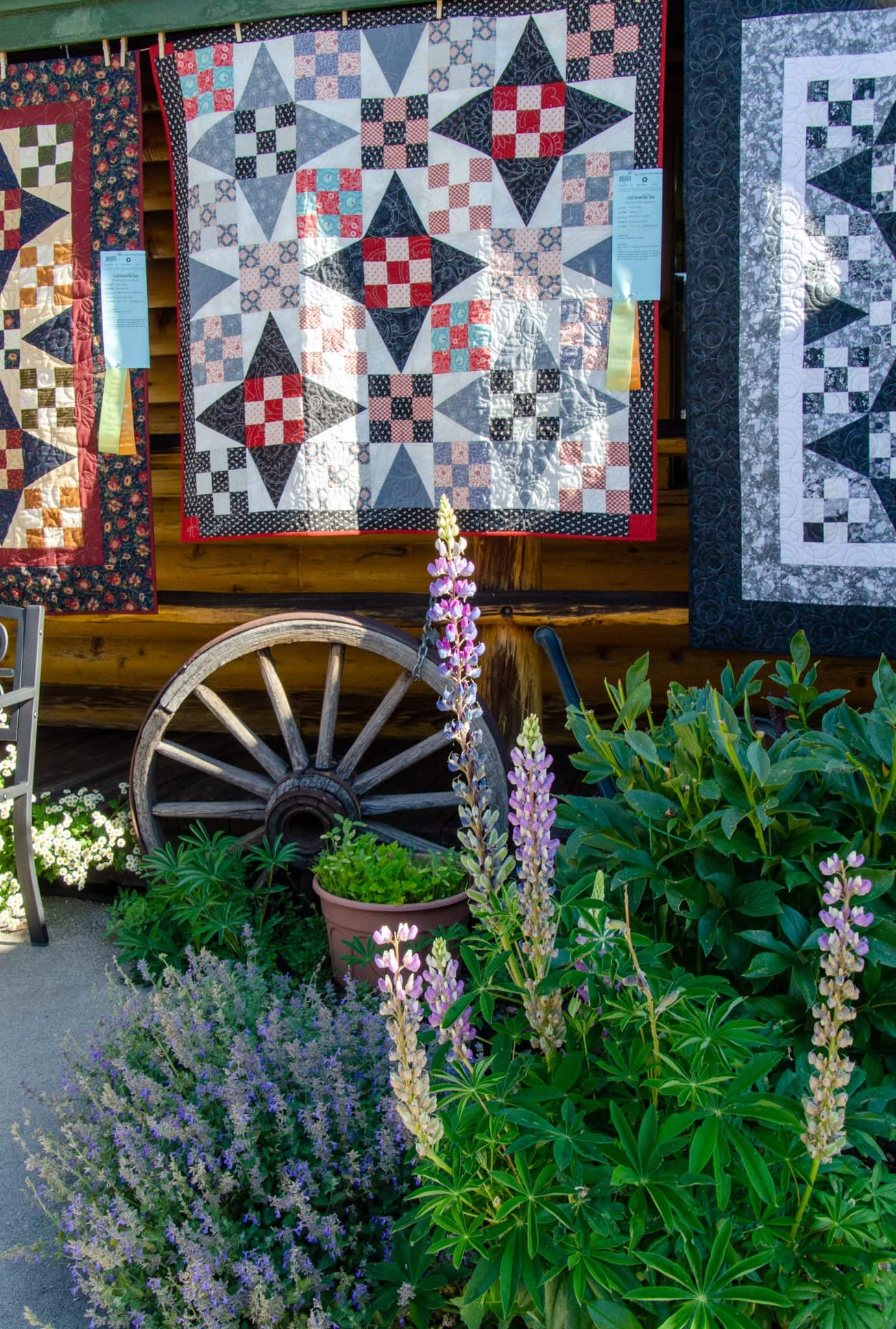 Tips for Seeing the Sisters Quilt Show - Quiltripping