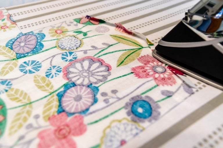 A Reversible, Free Scrub Cap Pattern With Easy Instructions - Quiltripping