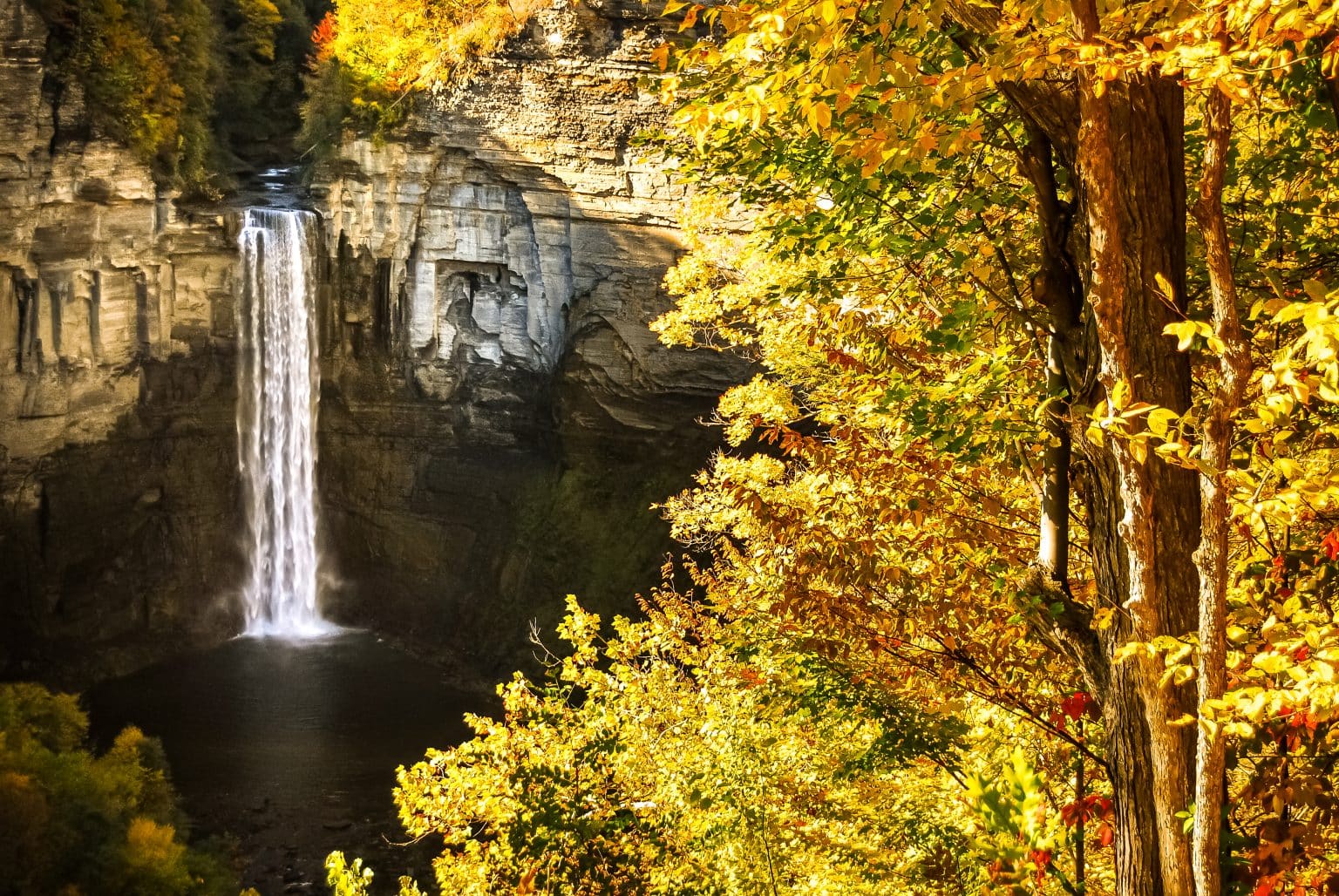 Escape on a Getaway to the Finger Lakes in the Fall - Quiltripping