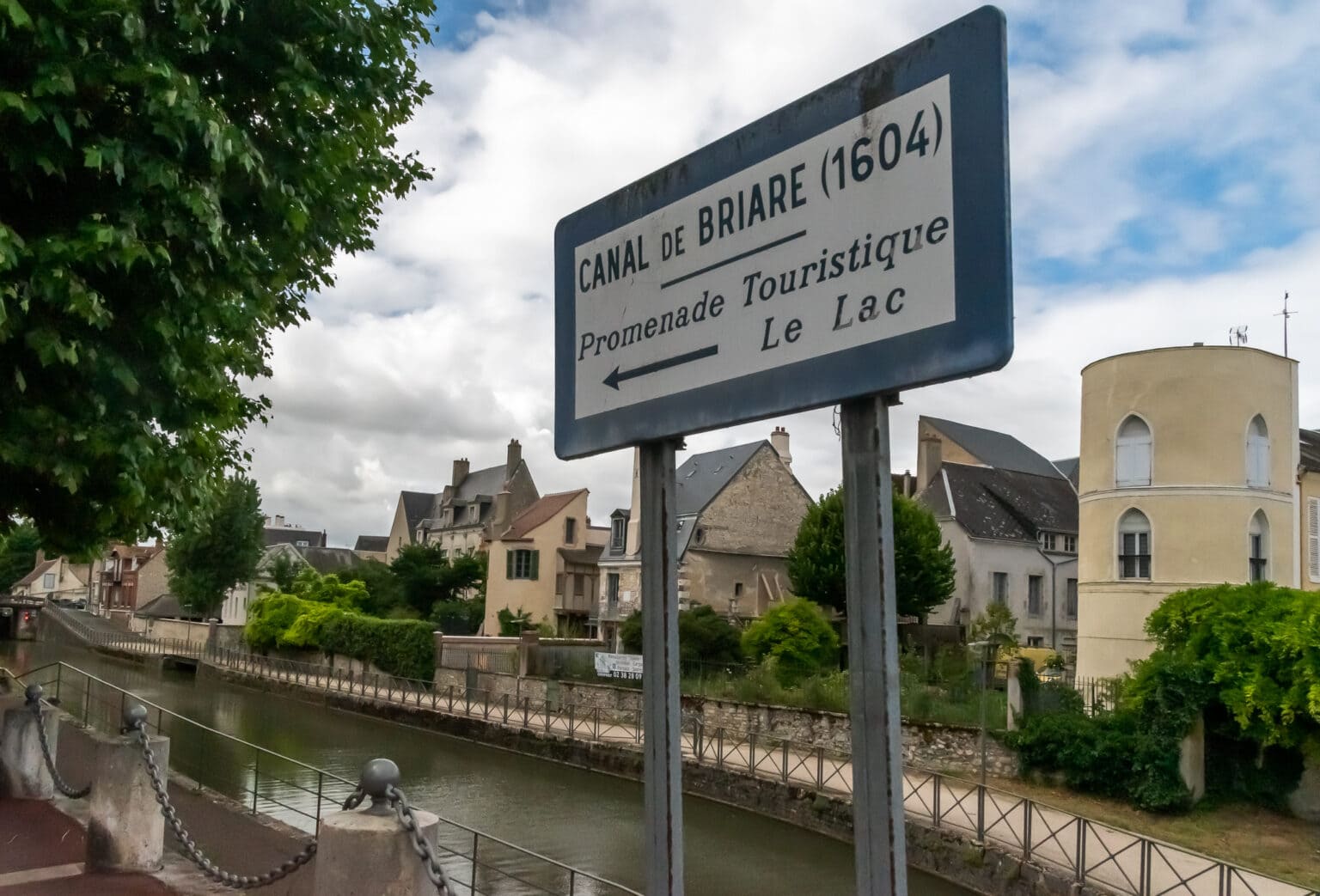 An Intimate European Waterways Loire Valley Barge Cruise on the ...