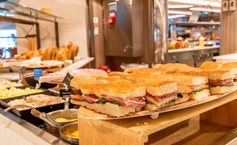 A Taste of All the Discovery Princess Dining Options, Including the 360 ...