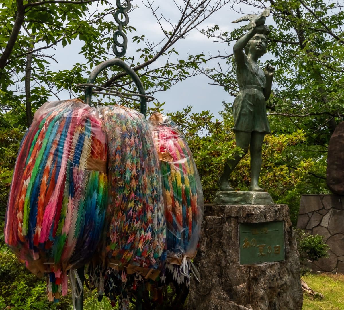 How An Origami Paper Crane Became a Symbol for Peace - The Story of the ...