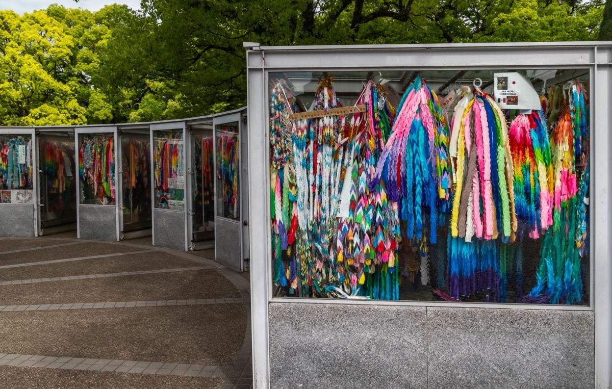 How An Origami Paper Crane Became a Symbol for Peace - The Story of the ...